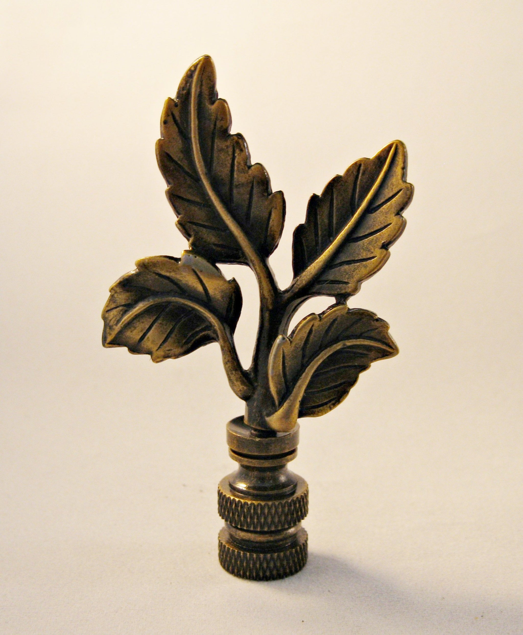 4-LEAVES Lamp Finial, Aged Brass Finish, Highly detailed metal casting ...