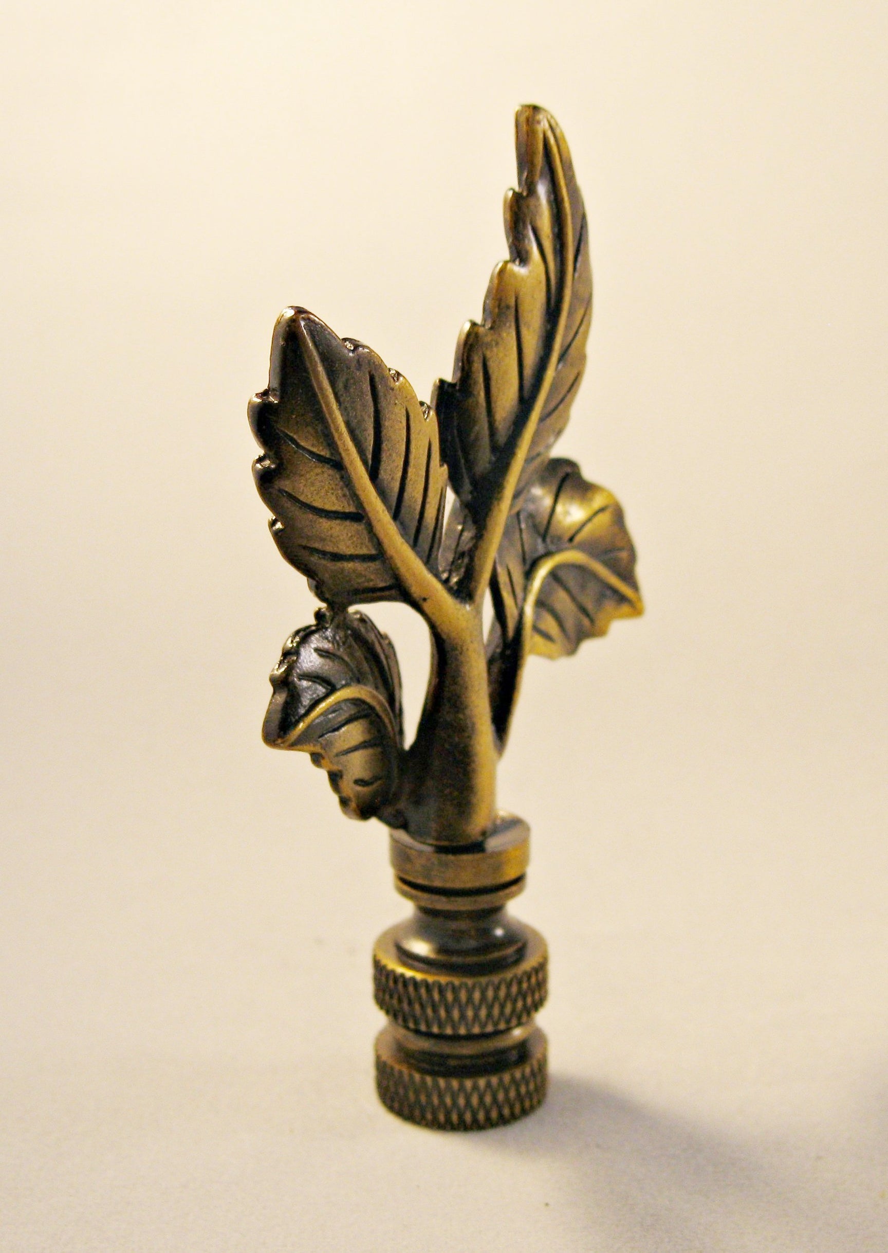 4-LEAVES Lamp Finial, Aged Brass Finish, Highly detailed metal casting ...